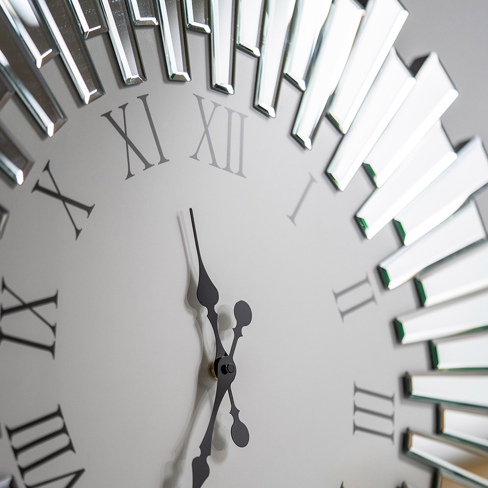 Ceas rotund de perete cu structura din Mdf si sticla