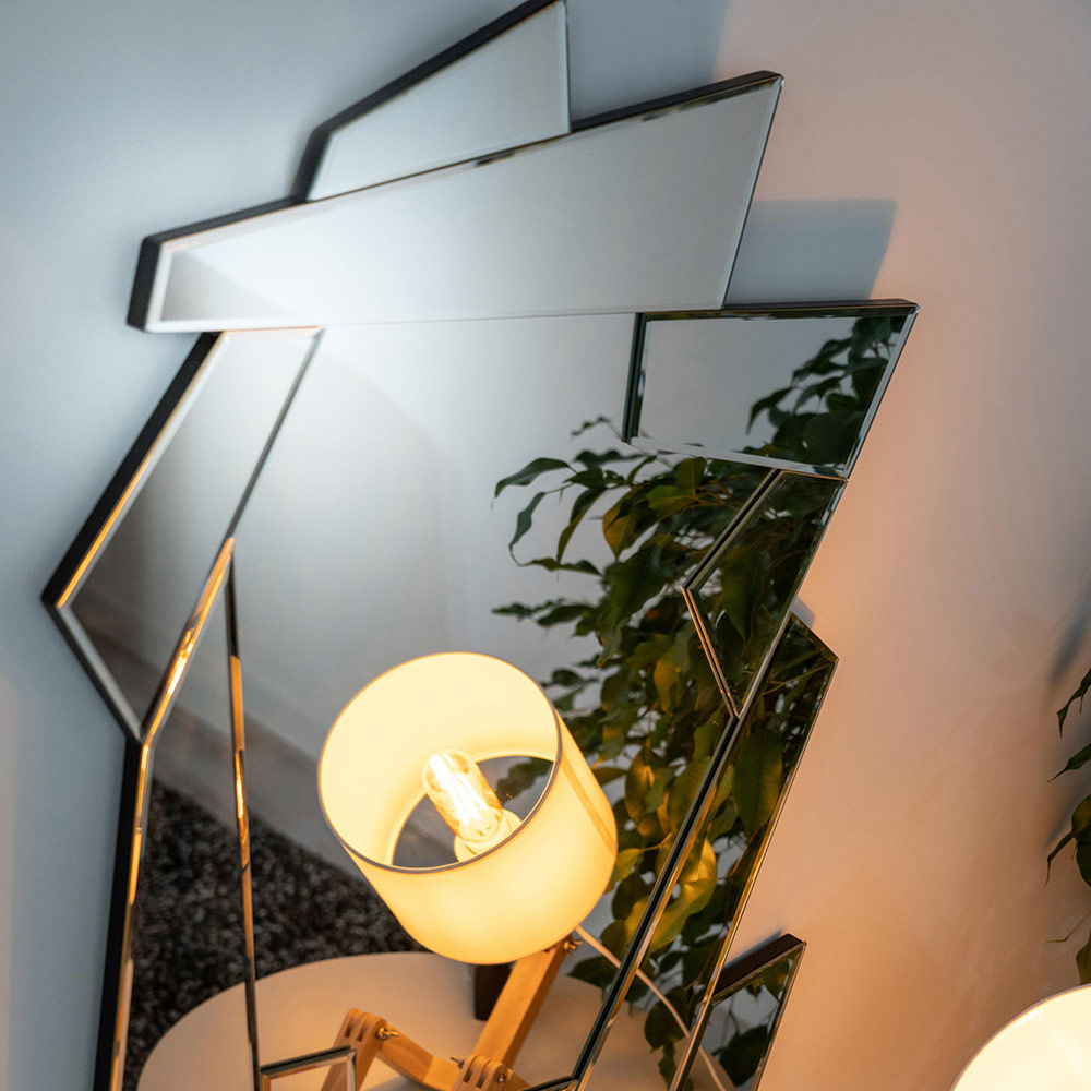 Oglinda de perete in forma din sticla moderna