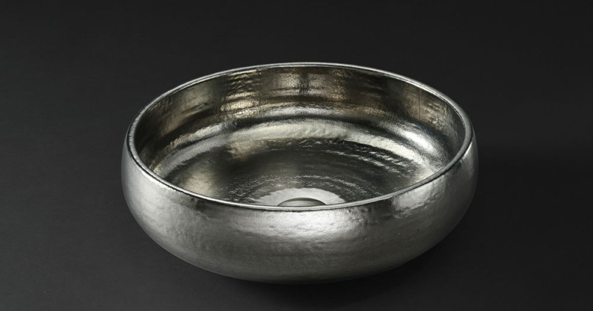 Lavoar pe blat din argilă Raku, finisaj platină