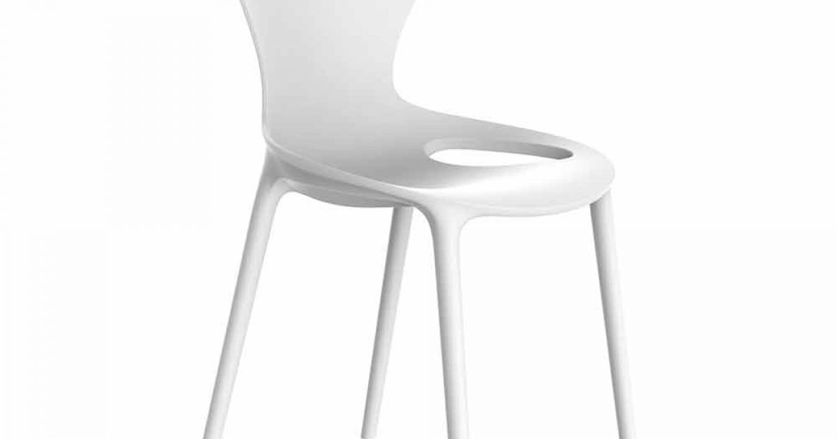 Scaune de exterior din plastic colorate cu design stivuibil