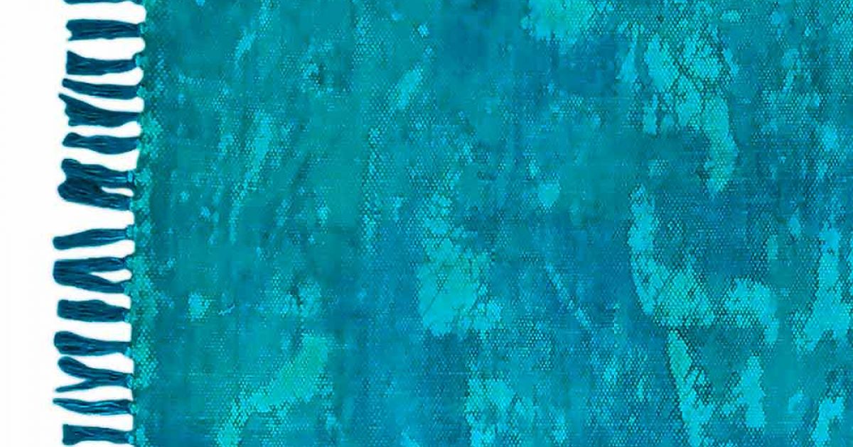 Covor colorat cu design etnic în material textil cu ciucuri