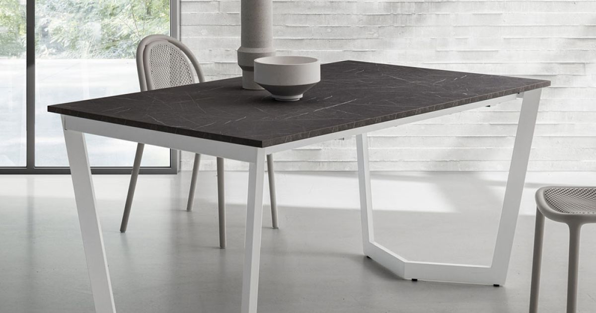 Blat de masă extensibil din Hpl colorat Fabricat în Italia